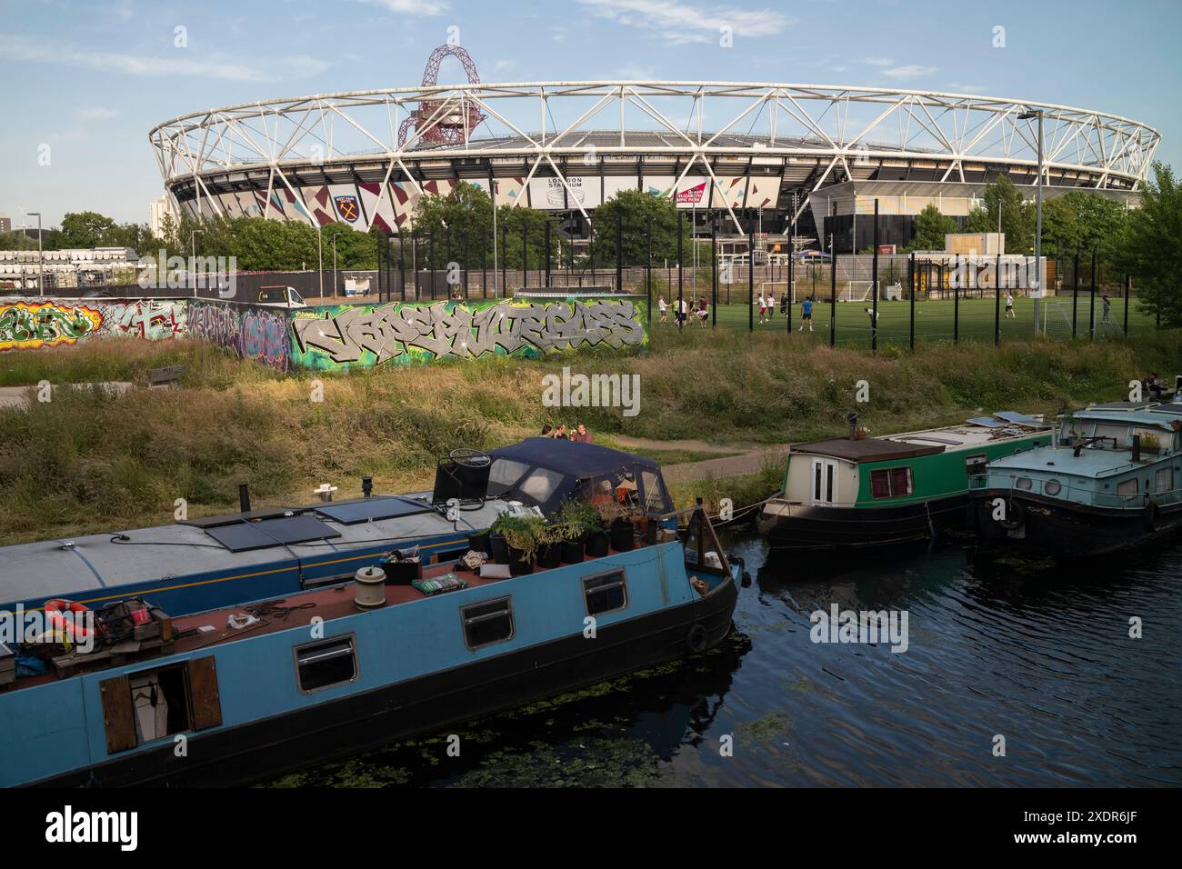 Hackney wick spaces hi-res stock photography and images - Alamy