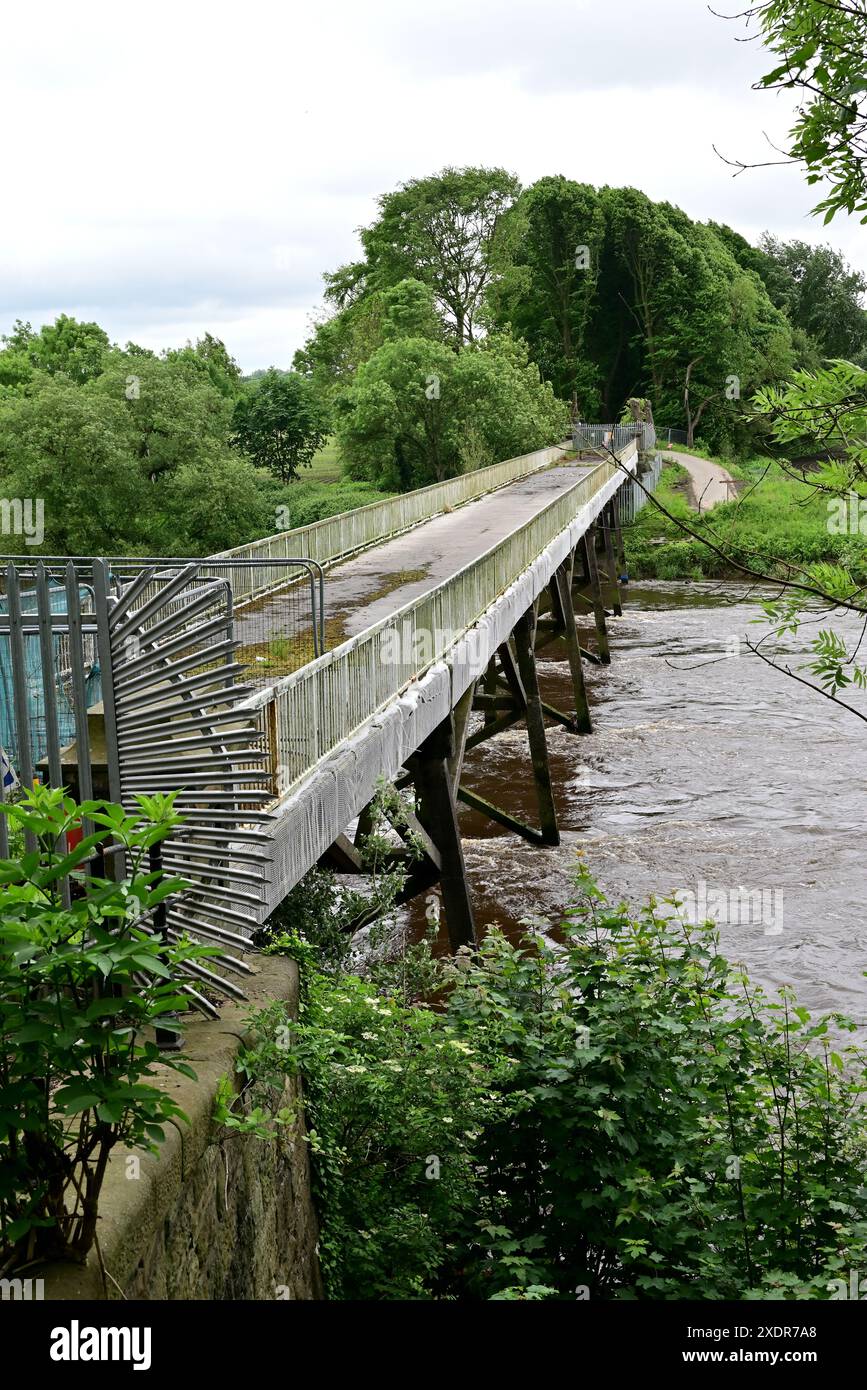 Around the UK - Old Tramway Bridge crossing the River Ribble in Preston ...