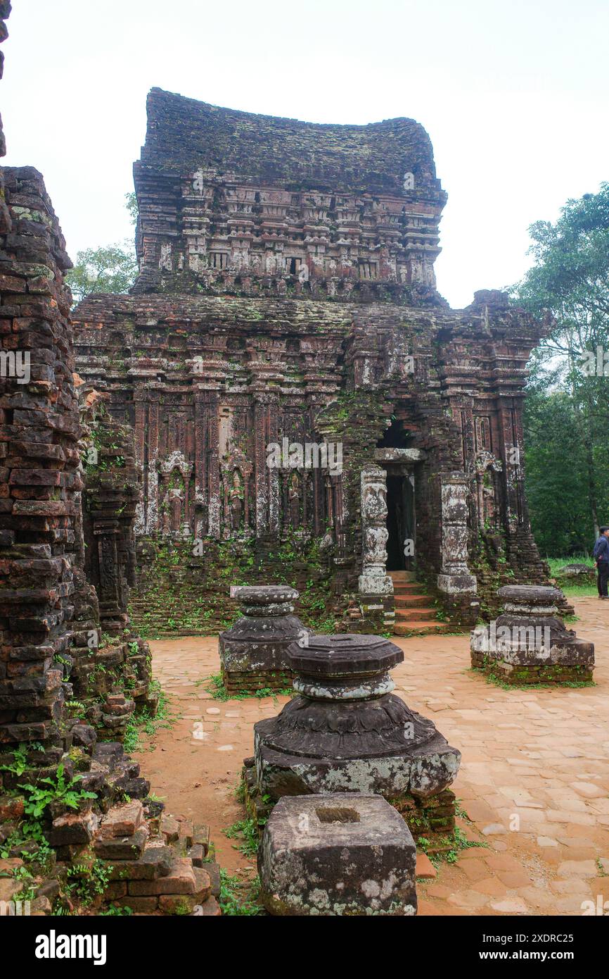 Champa dynasty hi-res stock photography and images - Alamy