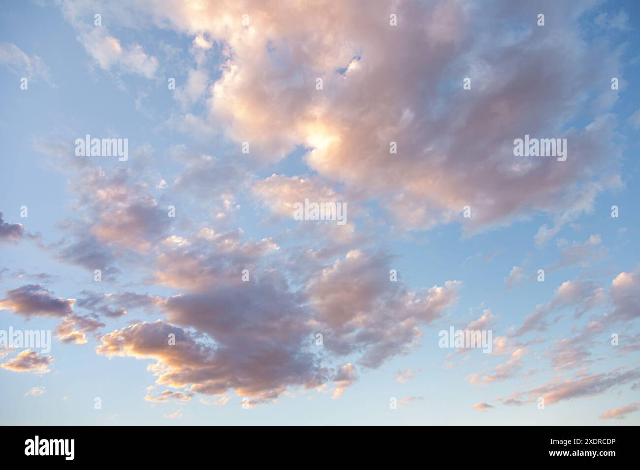 Sky with large clouds of different shades Stock Photo - Alamy