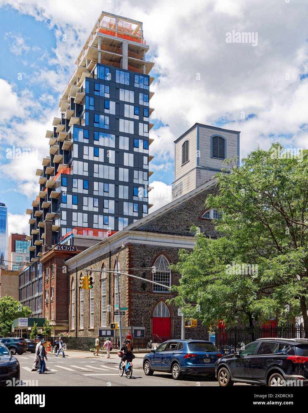 NYC Chinatown: 59 Henry Street, under construction, towers over ...