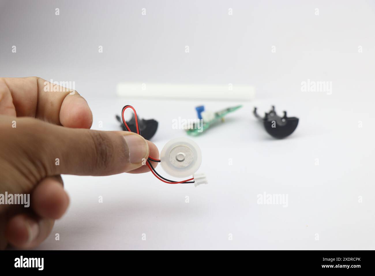 Piezoelectric disc hi-res stock photography and images - Alamy