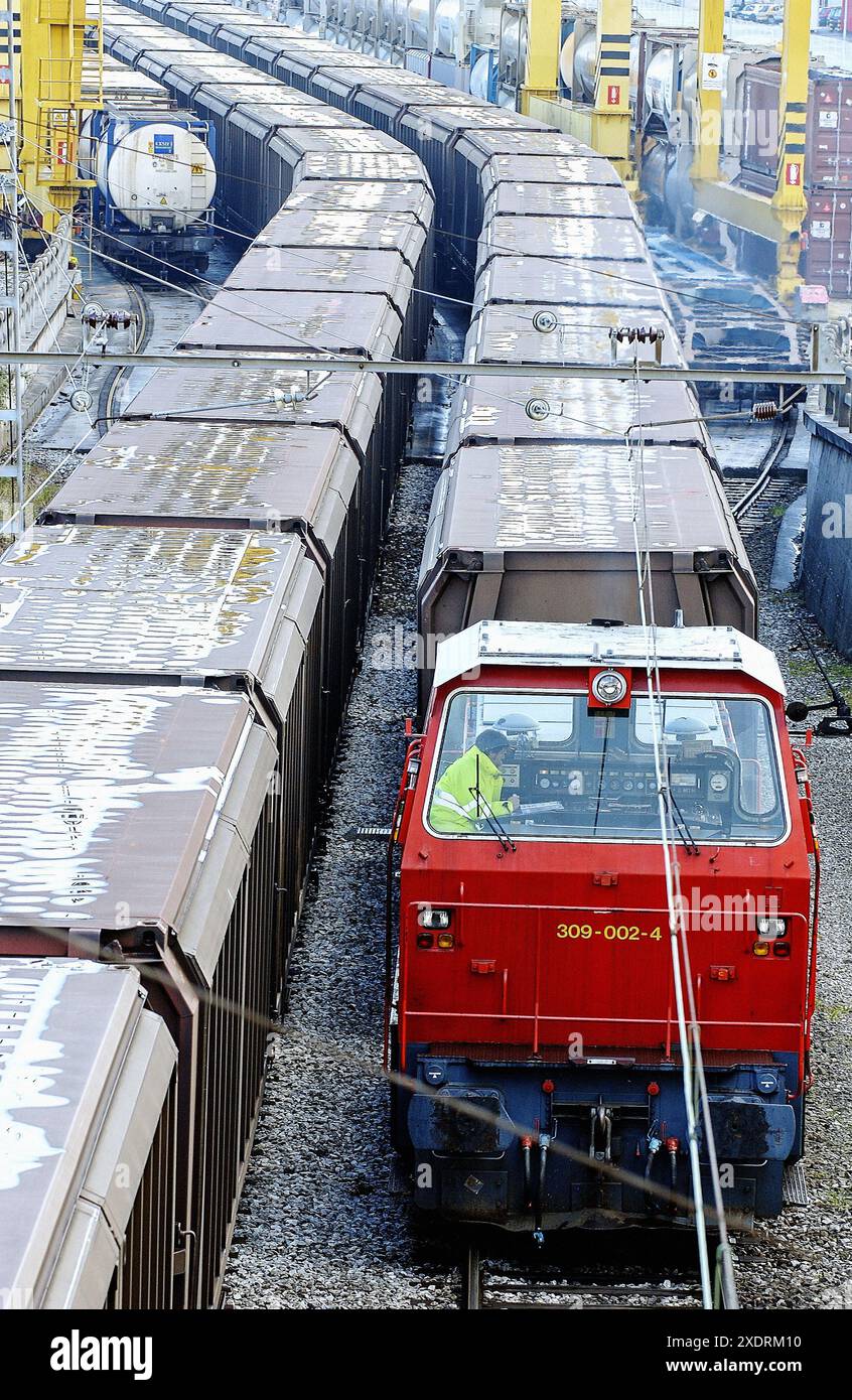 Freight train irun spain hi-res stock photography and images - Alamy