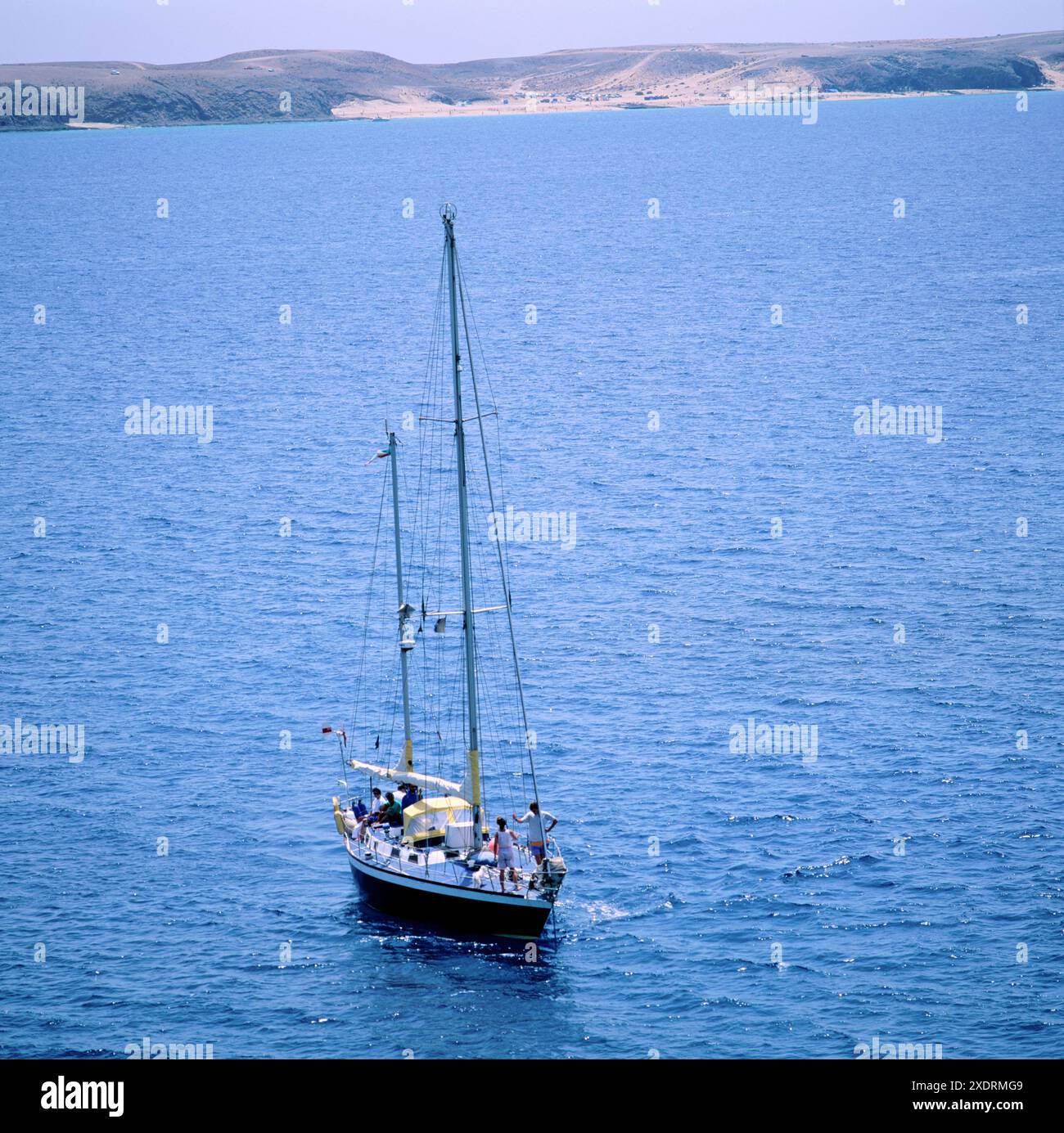 Single sailing ships hi-res stock photography and images - Alamy