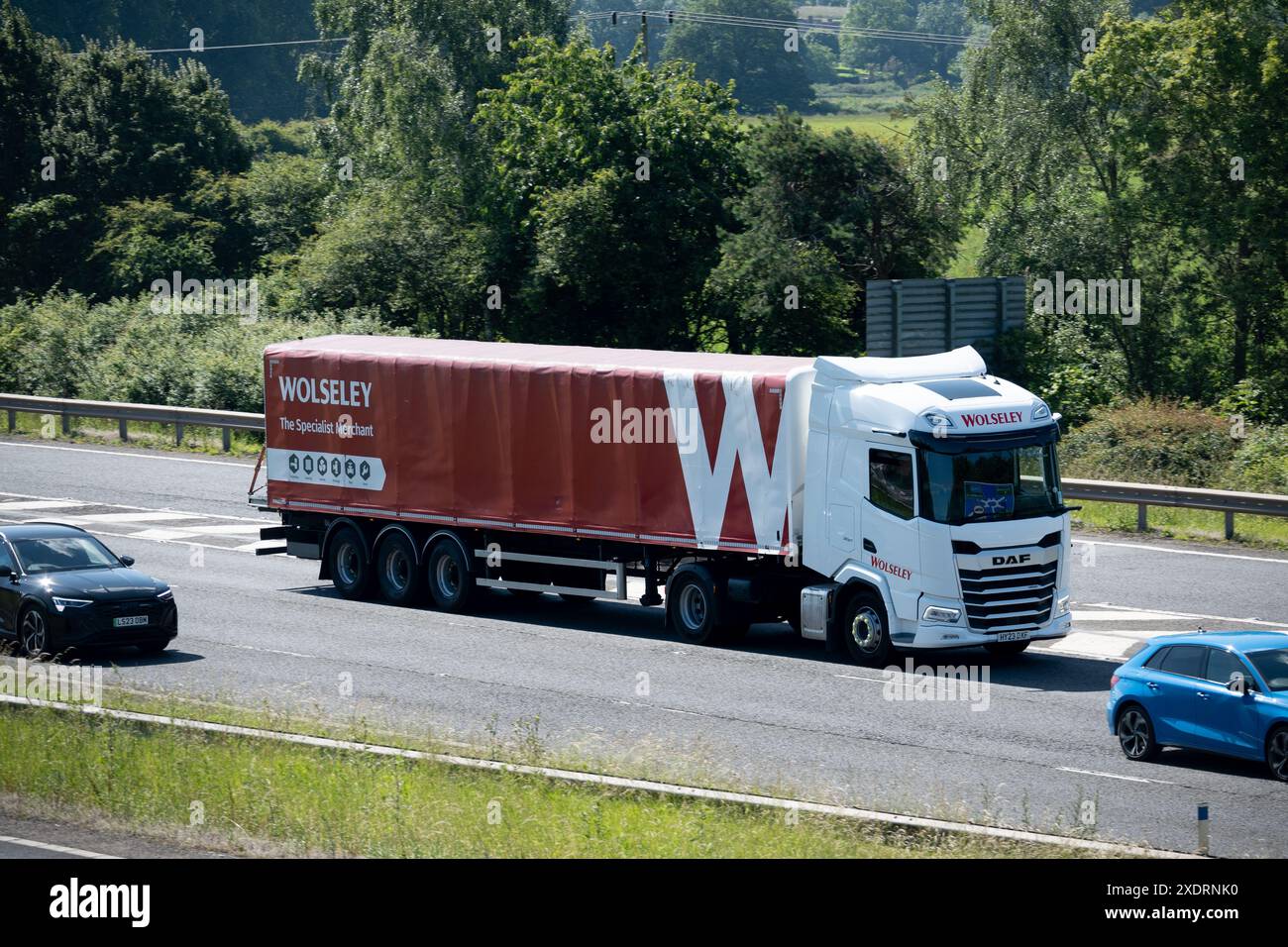 Lorry m40 motorway hi-res stock photography and images - Alamy