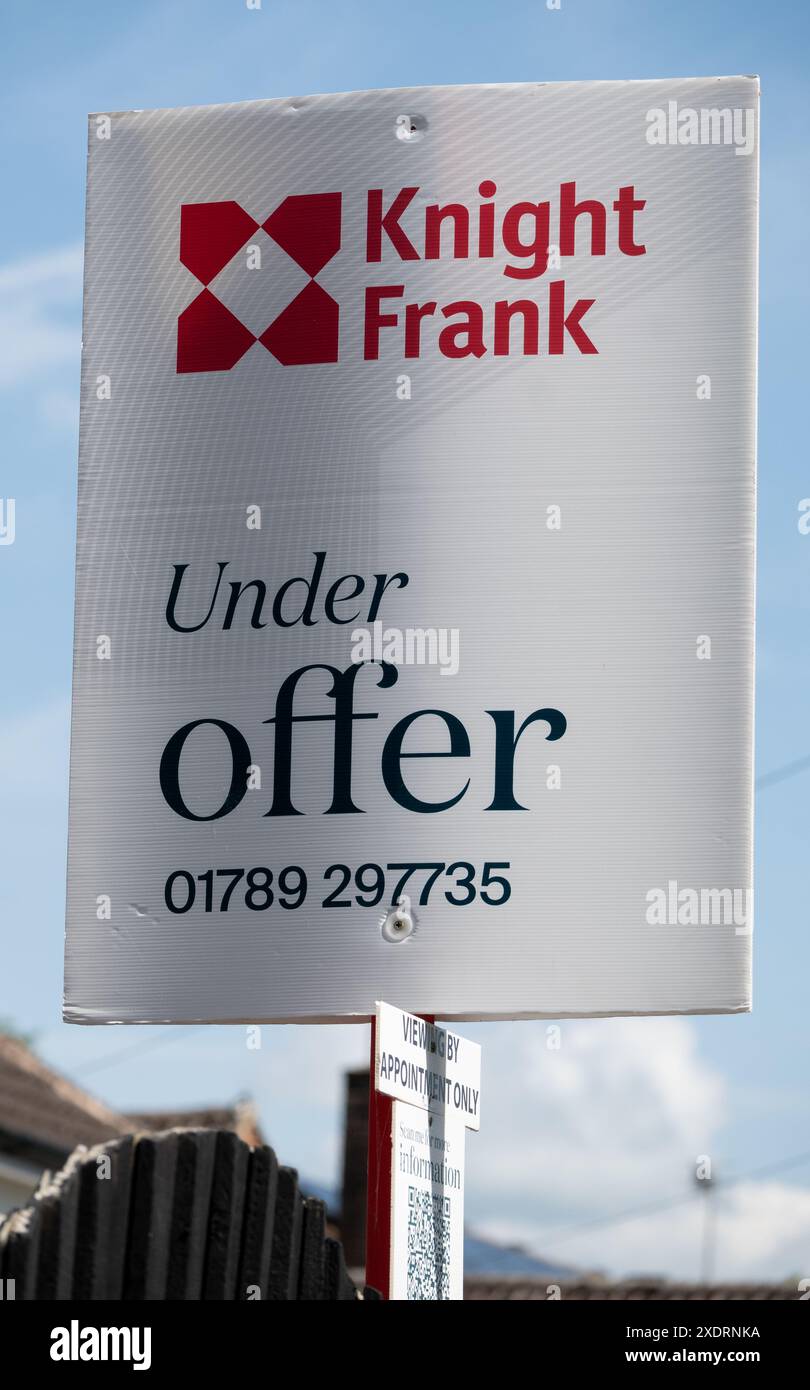 Knight frank properties hi-res stock photography and images - Alamy