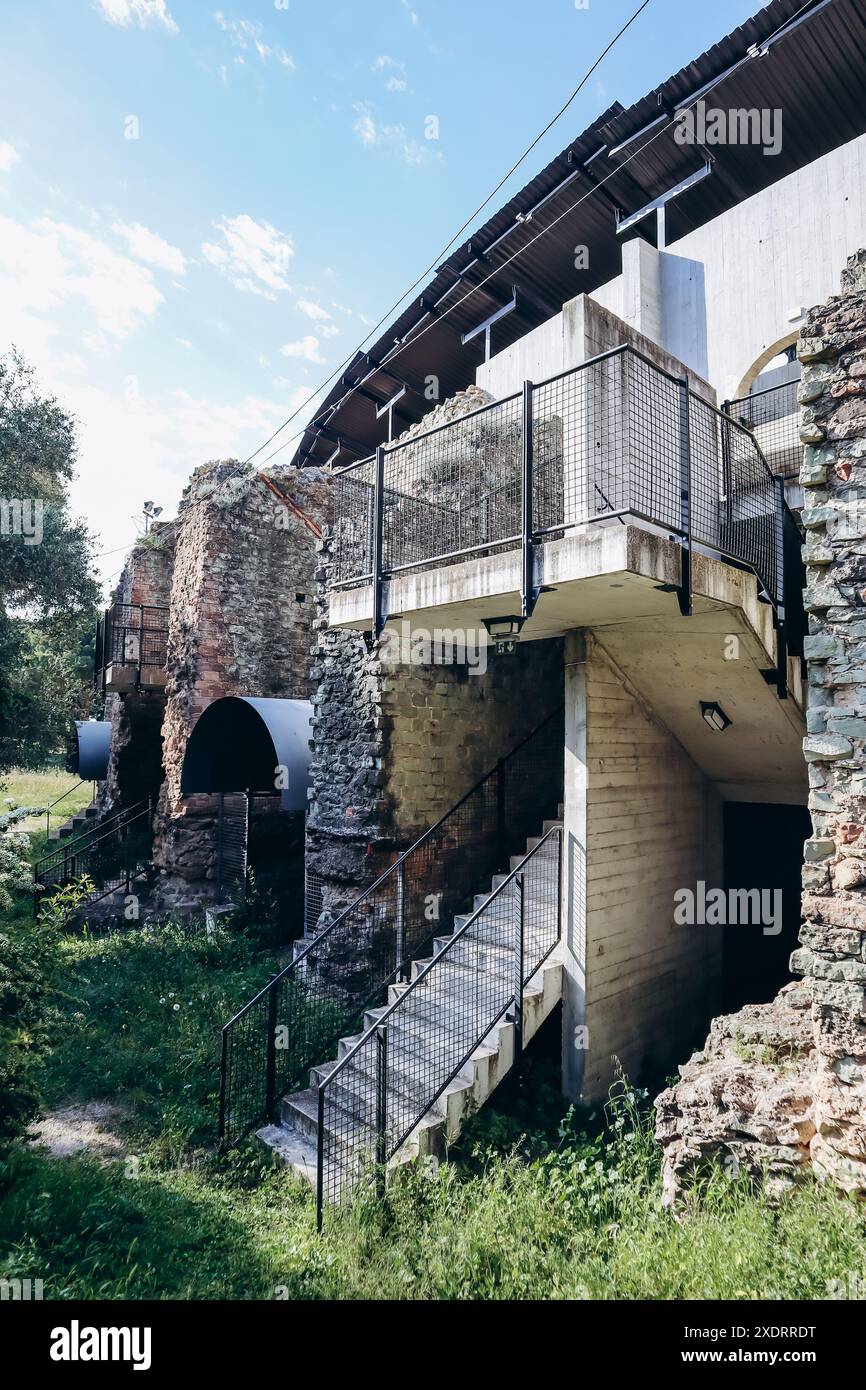 Roman amphitheatre in Frejus, on the French Riviera Stock Photo - Alamy