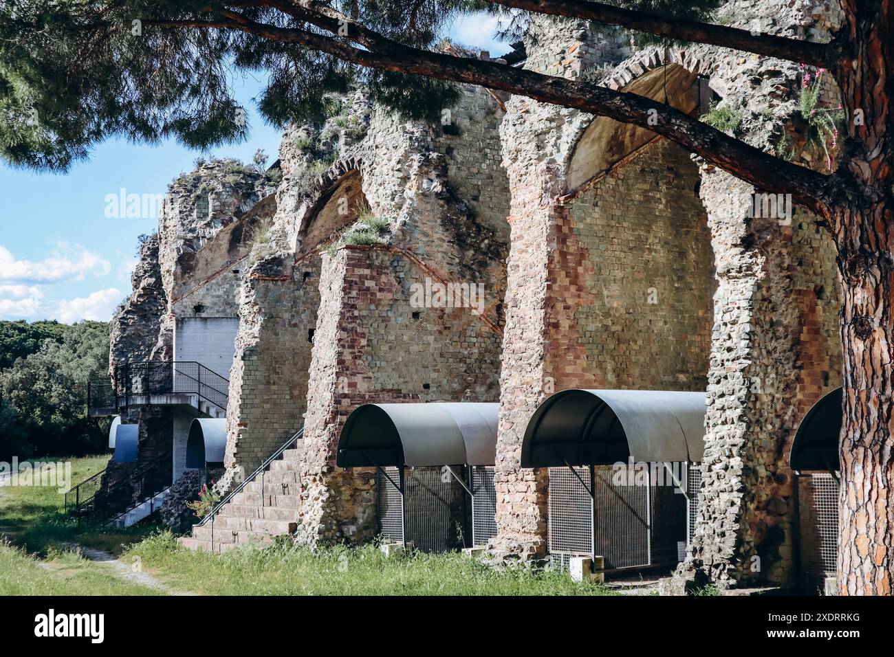 Roman amphitheatre in Frejus, on the French Riviera Stock Photo - Alamy