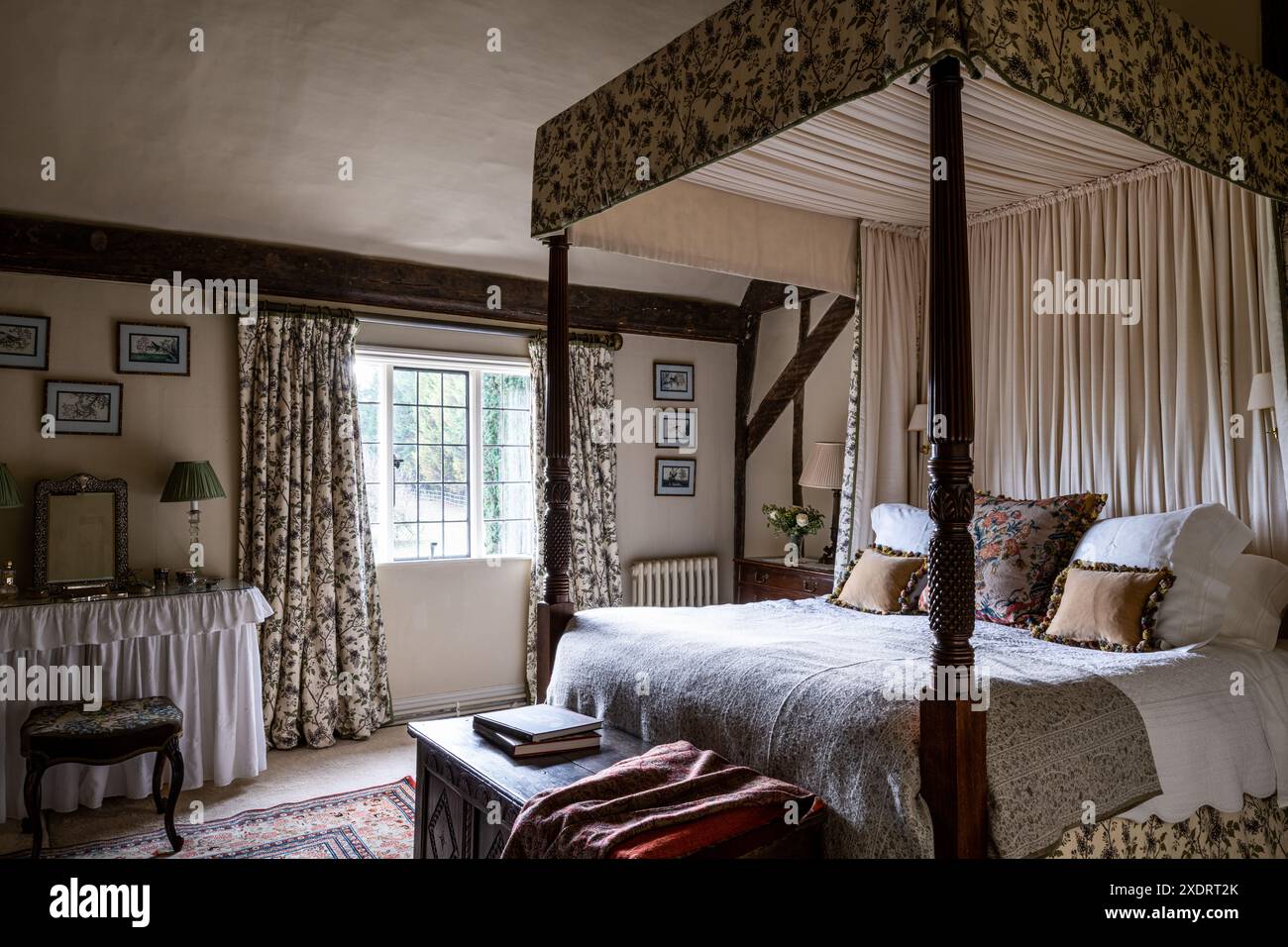 Georgian four poster bed with Chateaurenard fabric by Christopher Moore ...