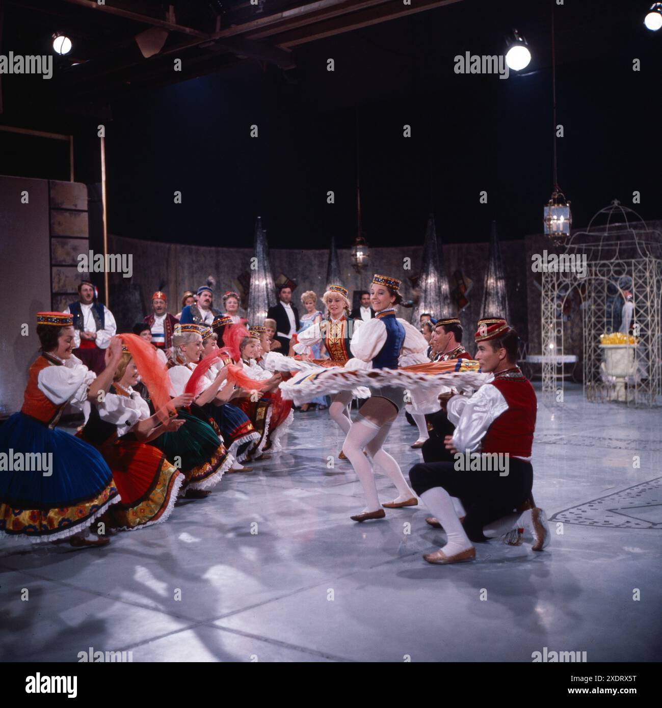 Die lustige Witwe, Fernsehfassung der Operette von Franz Lehar ...