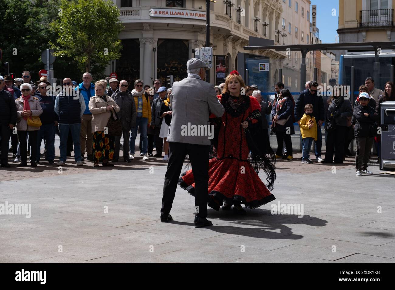 Traditional spanish dance plaza hi-res stock photography and images - Alamy