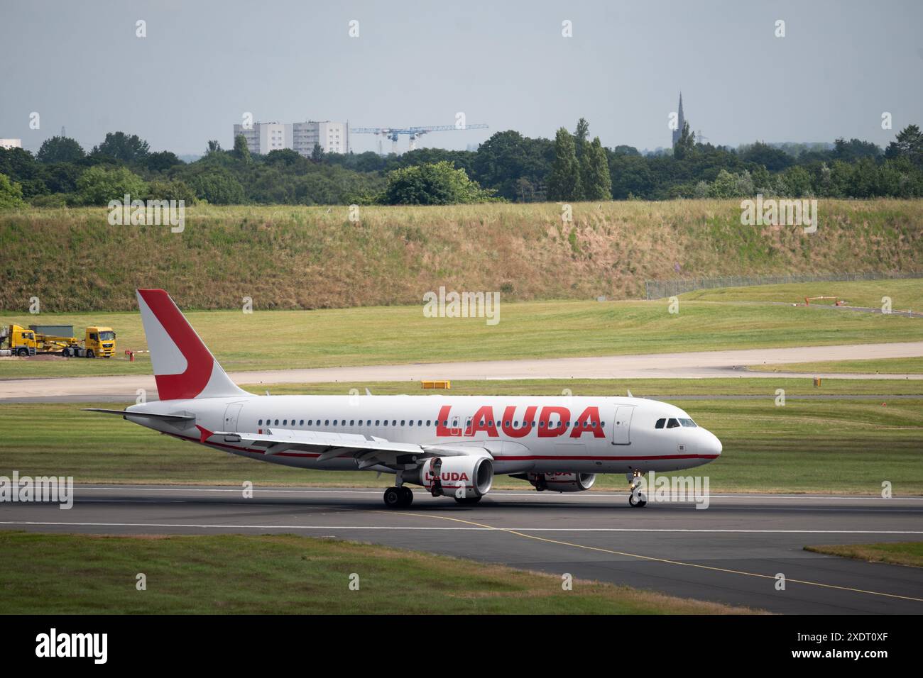 Lauda Europe Airbus A320-214 landing at Birmingham Airport, UK (9H-LOQ ...