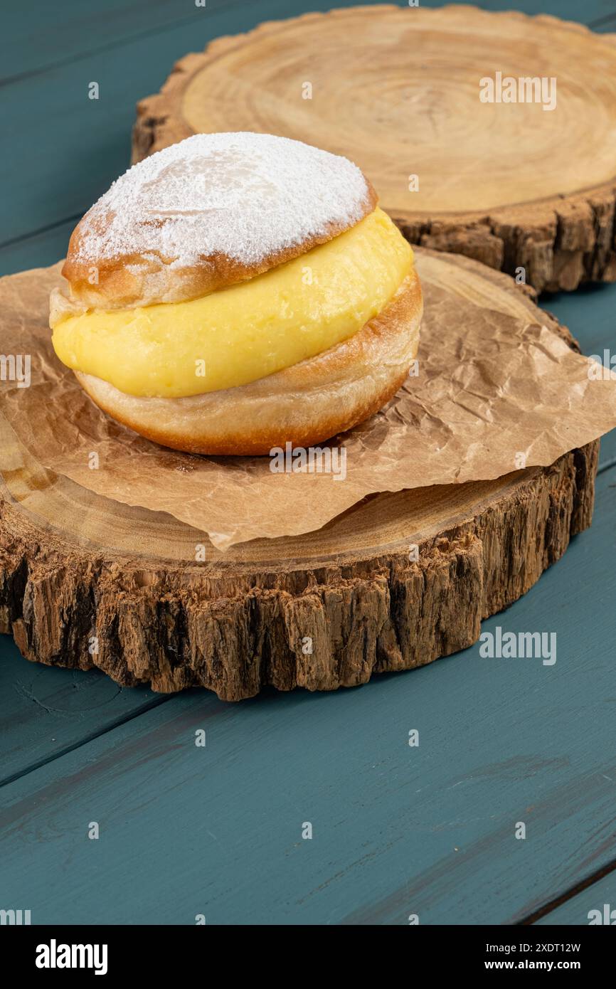 Brazilian cream donuts traditional hi-res stock photography and images ...