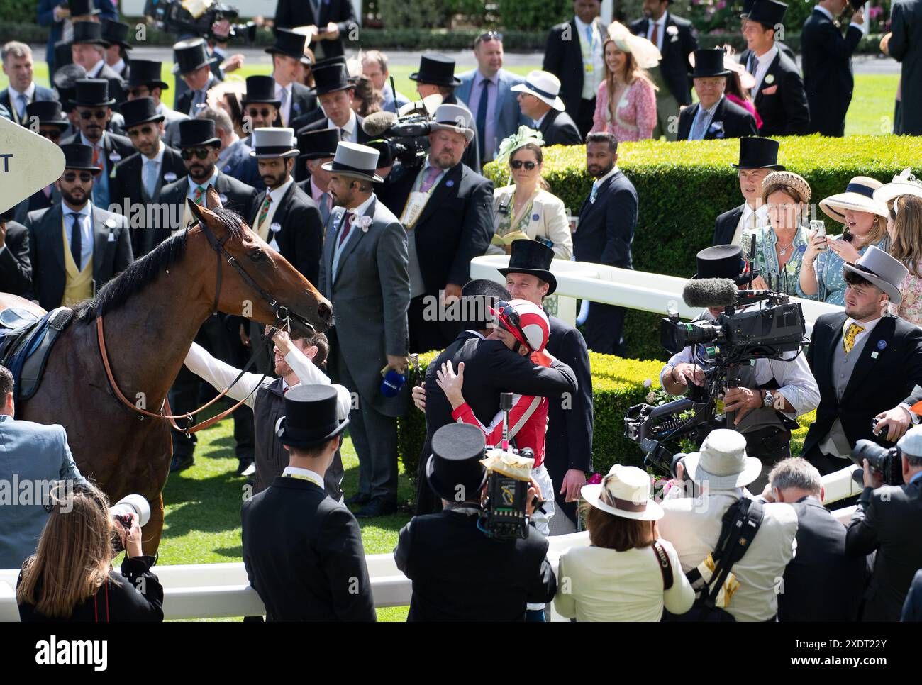 Ascot, UK. 22nd June, 2024. Horse Isle of Jura ridden by jockey Callum ...