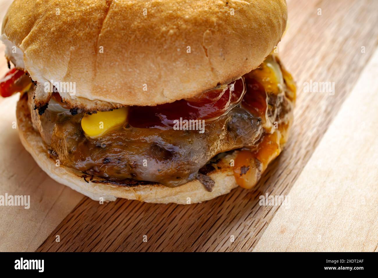 Toasted bun topped with bbq sauce hi-res stock photography and images ...