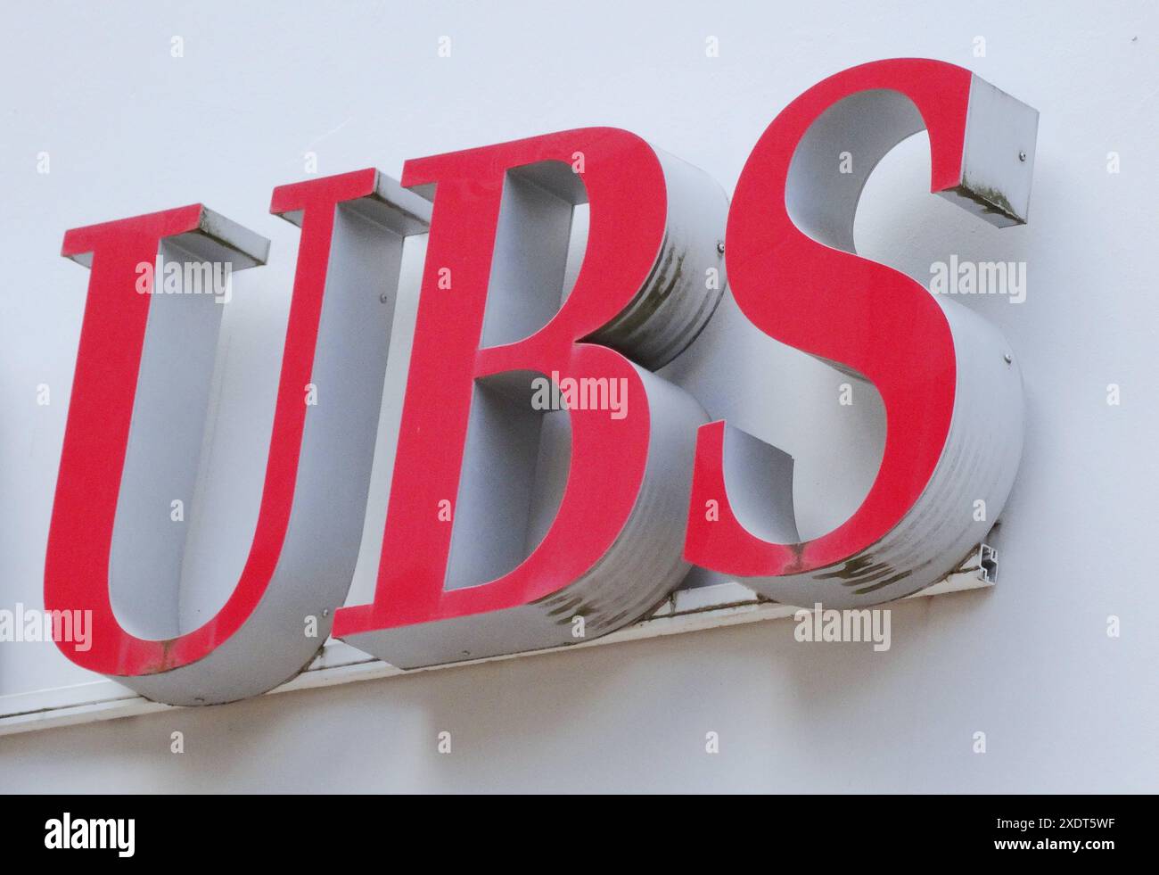 Anton Geisser 24.06.2024 Schweiz. Bank UBS Logo Schriftzug *** Anton ...