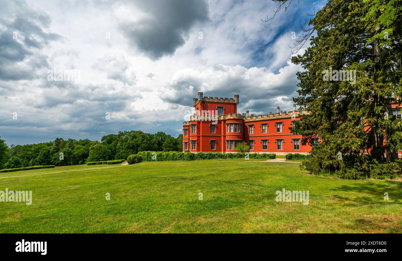 Windsor castle garden vintage hi-res stock photography and images - Alamy