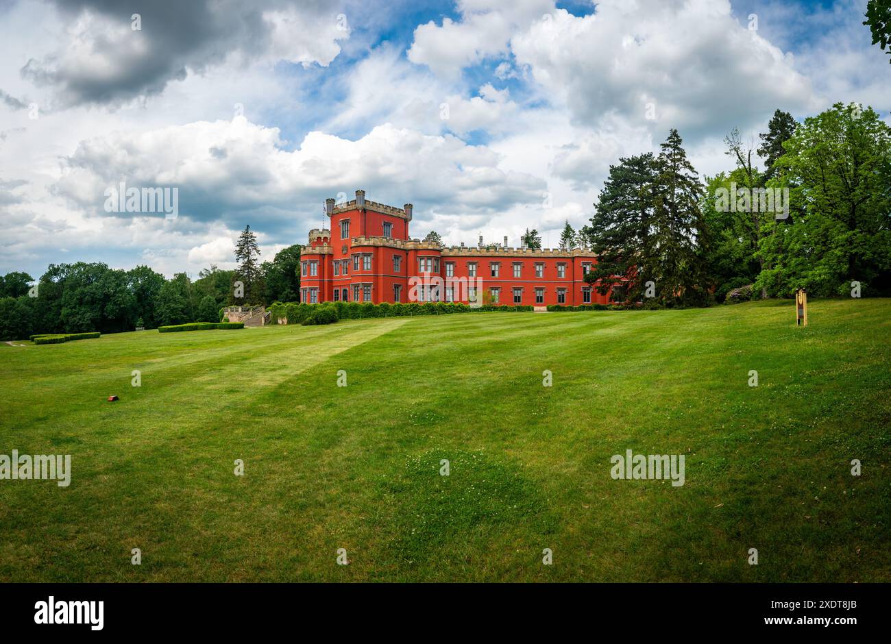 Windsor castle garden vintage hi-res stock photography and images - Alamy