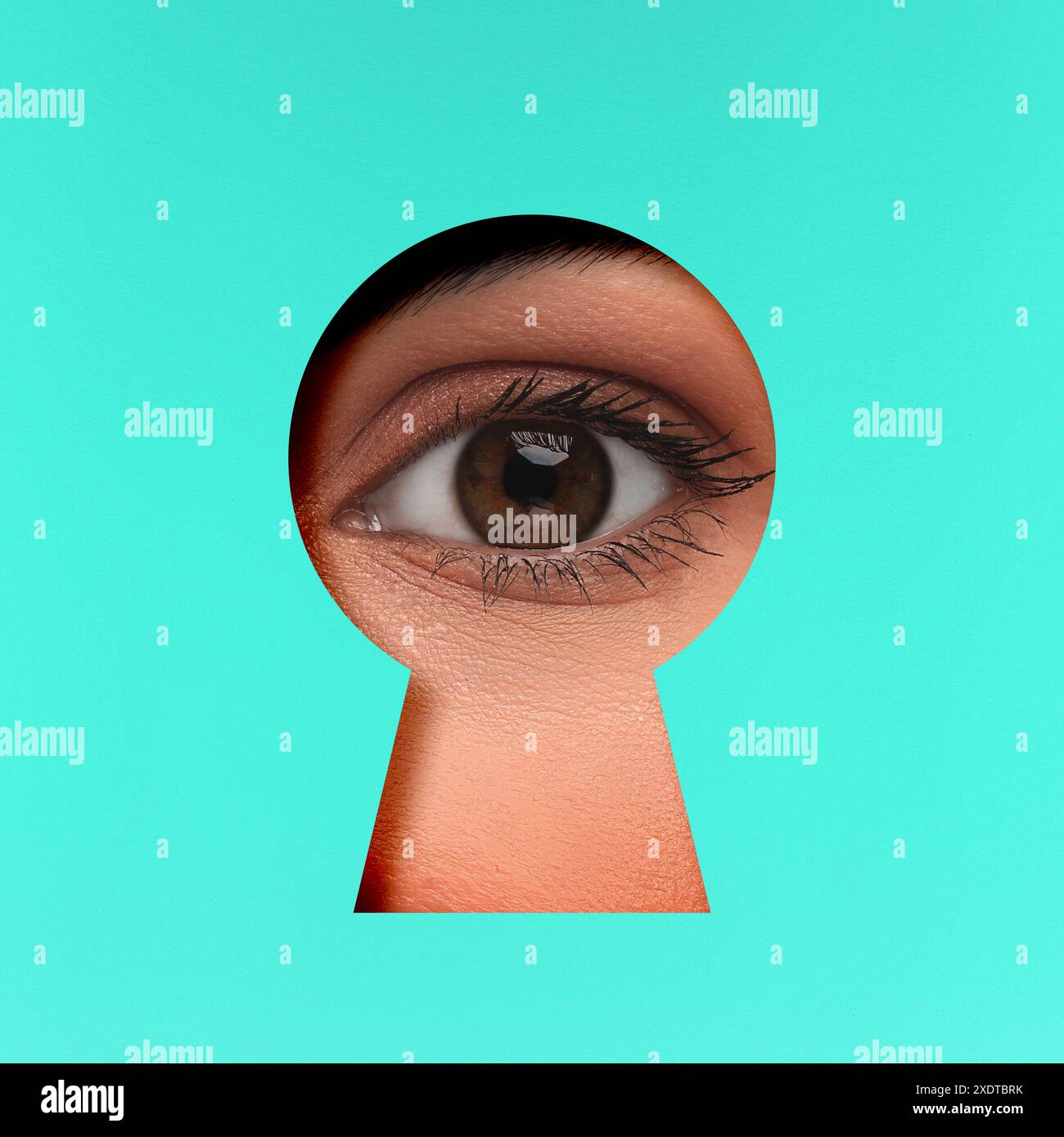 Woman looking through keyhole hi-res stock photography and images - Alamy