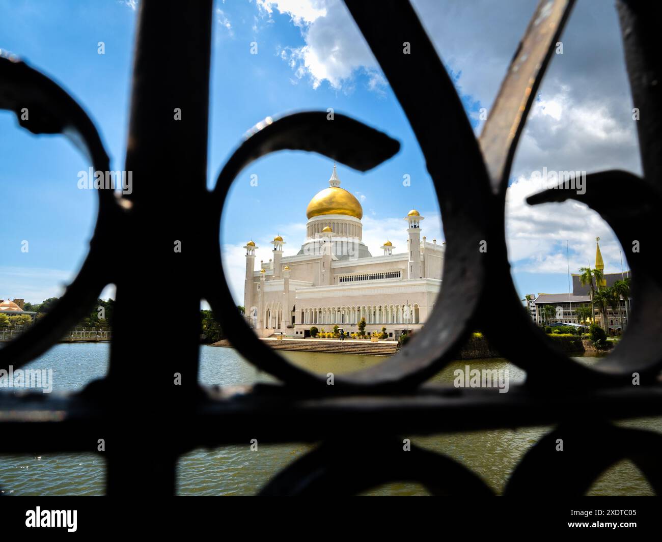 Omar Ali Saifuddien Mosque, named after the 28th Sultan, landmark ...