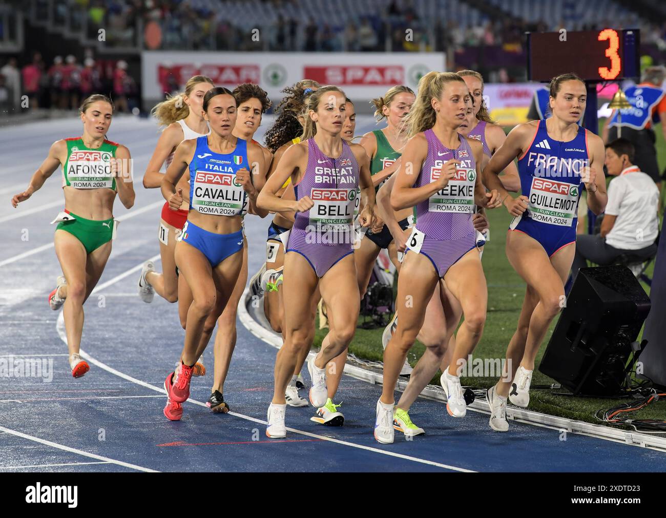 Georgie Bell, Jemma Reekie of Great Britain and Agathe Guillemont of ...