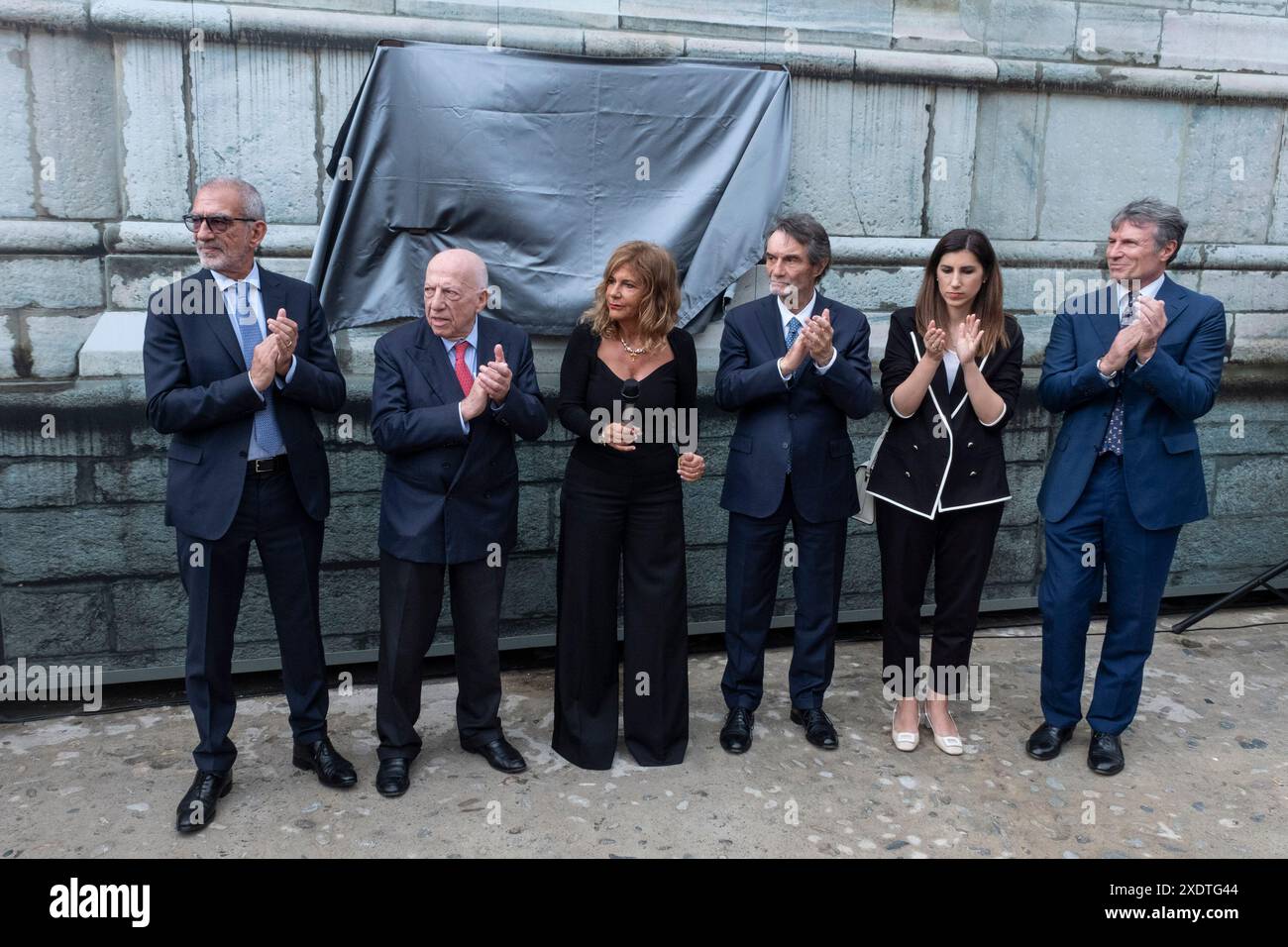 Milano, Italia. 24th June, 2024. P.za Duomo. Steel of Art. Acciaio che ...
