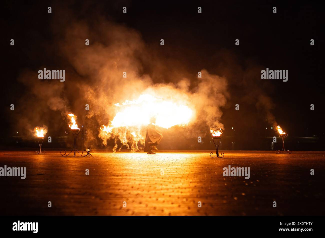 Yajna hi-res stock photography and images - Alamy