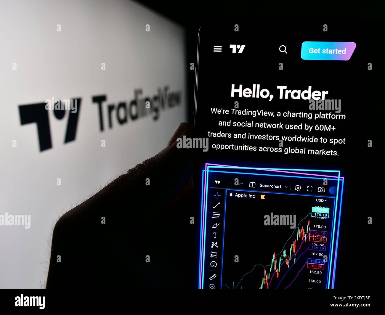 Tradingview logo hi-res stock photography and images - Alamy