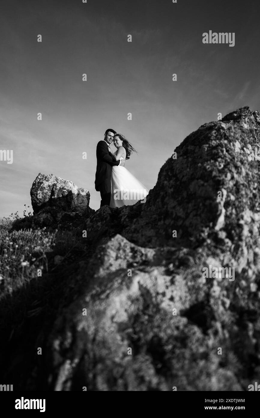 Marriage on the rocks hi-res stock photography and images - Alamy