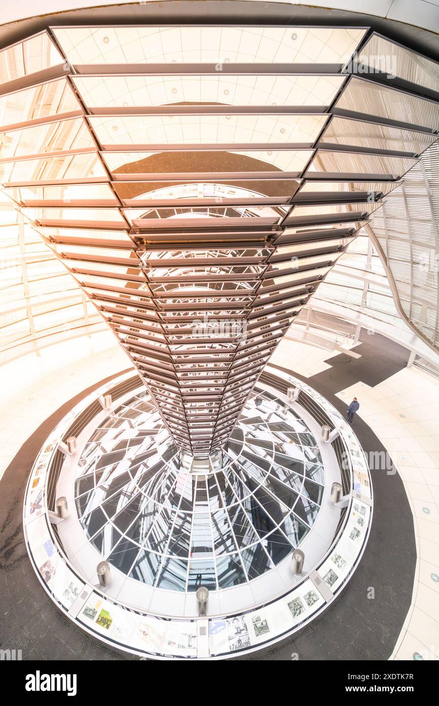 Spiral ramp metal glass structure hi-res stock photography and images ...