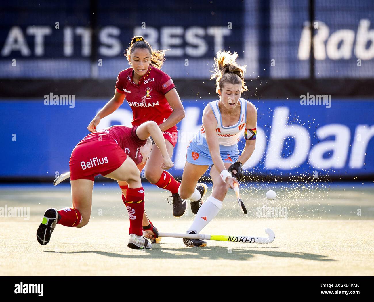 UTRECHT - Xan de Waard of the Netherlands plays against Camille Belis ...