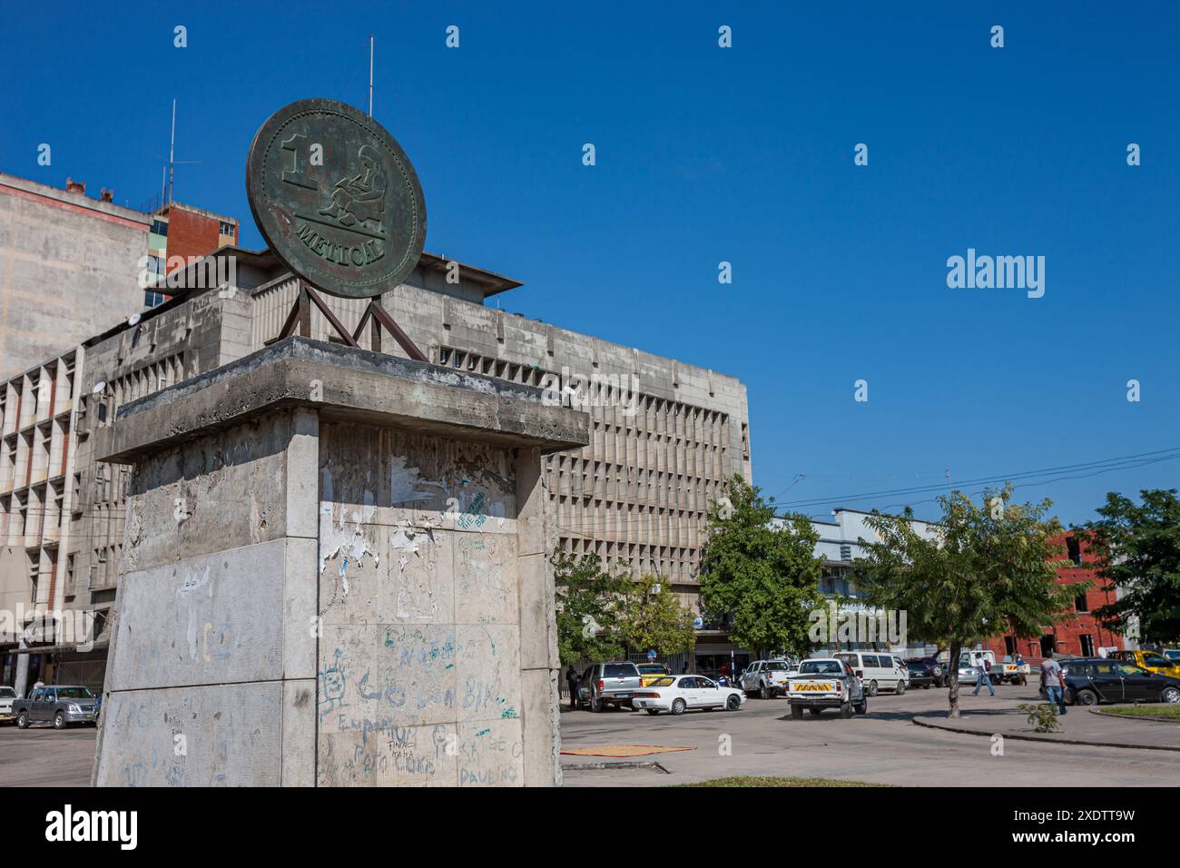 Mozambique, Sofala, Beira, Downtown, Monument to Metical national ...