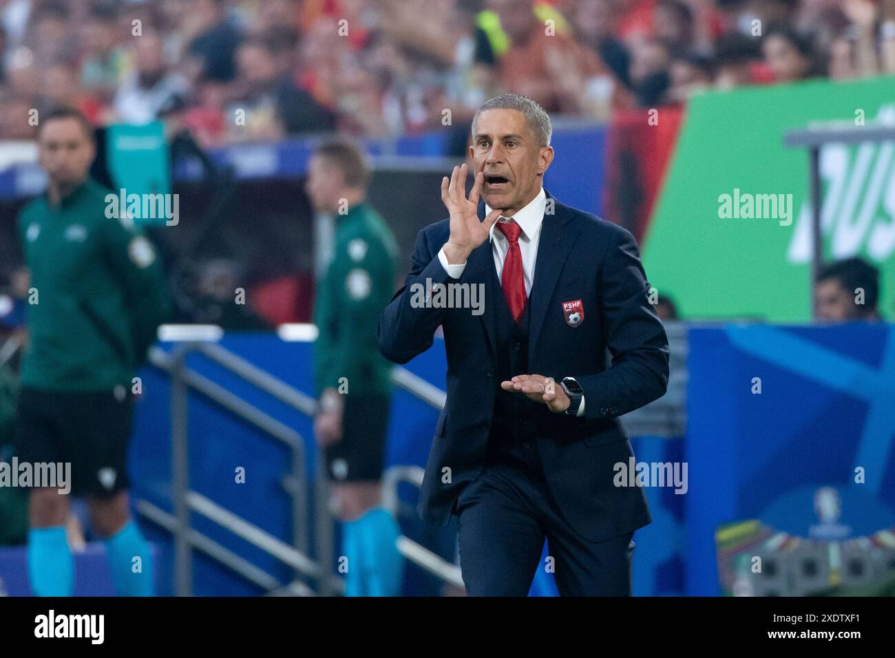 Sylvio Mendes de Campos (Albanien, Trainer) gestikuliert, GER, Albania ...
