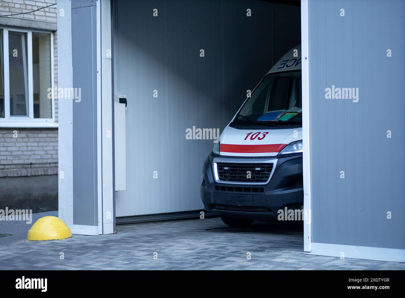 Health and safety sign garage hi-res stock photography and images - Alamy