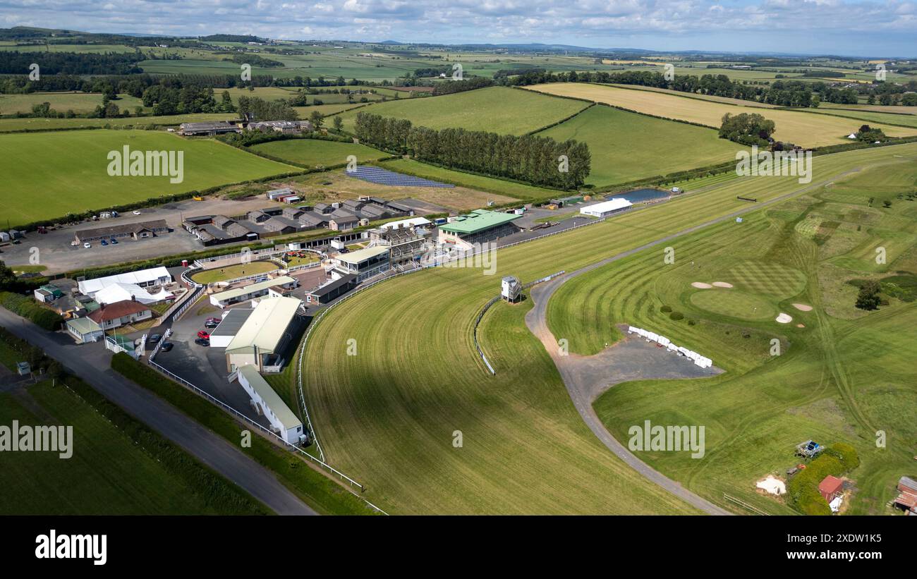 Britains friendliest racecourse hi-res stock photography and images - Alamy