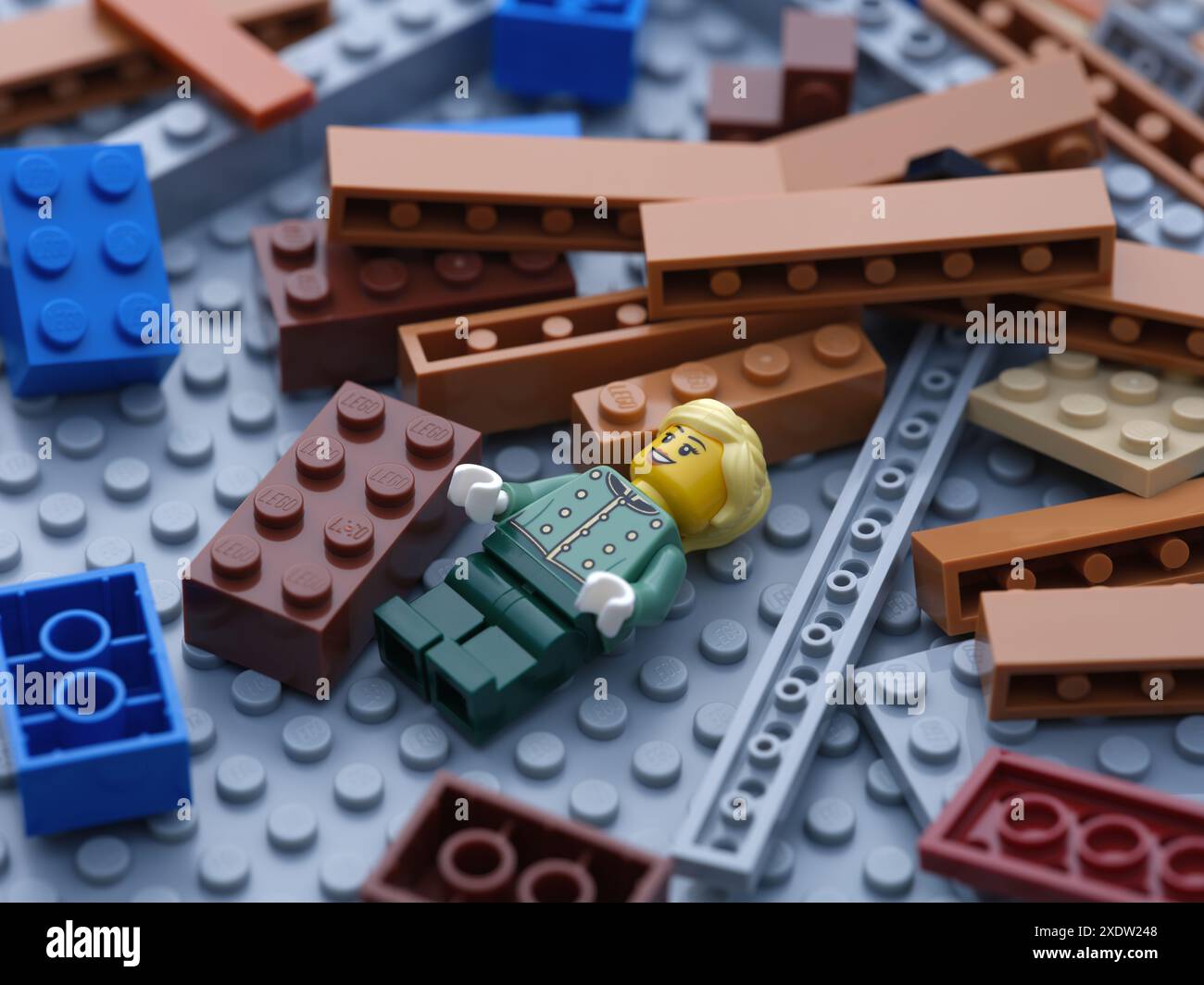 Lego brick pile hi-res stock photography and images - Alamy