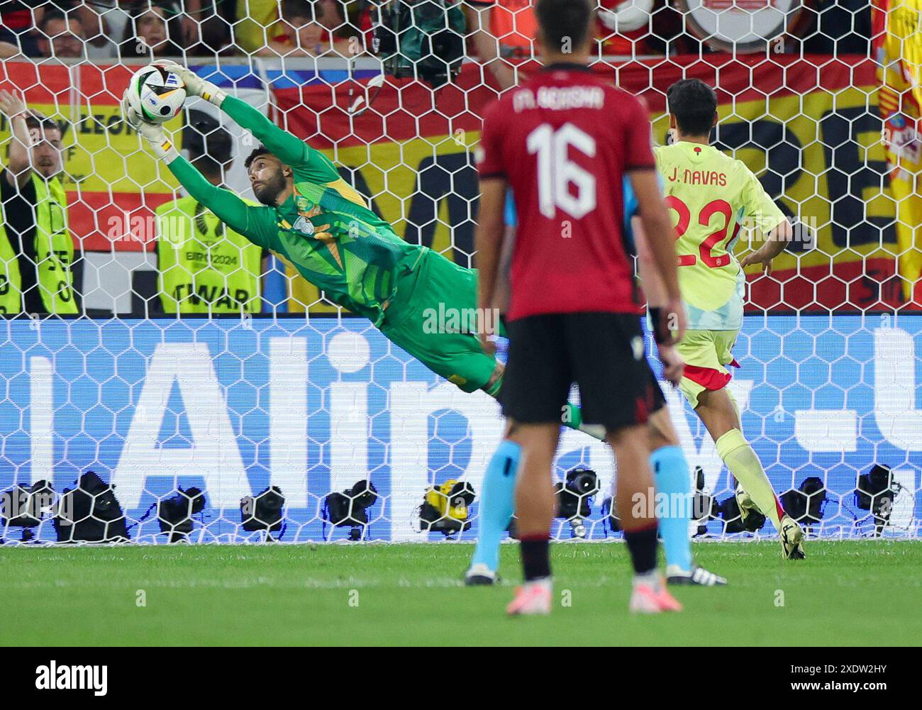 Spain goalkeeper david raya hi-res stock photography and images - Alamy