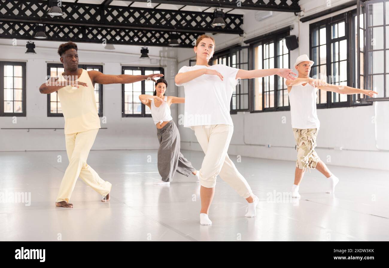 Dancers training modern dance movements Stock Photo - Alamy