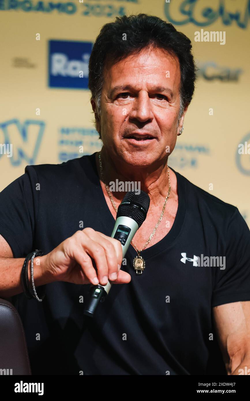 John romita hi-res stock photography and images - Alamy