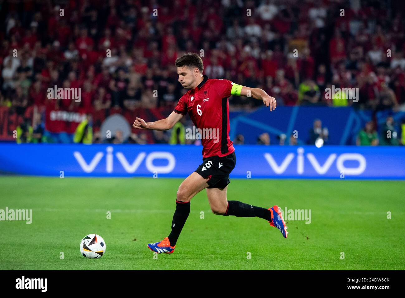 Berat Gjimshiti (Albanien, #06) am Ball, GER, Albania (ALB) vs Spain ...