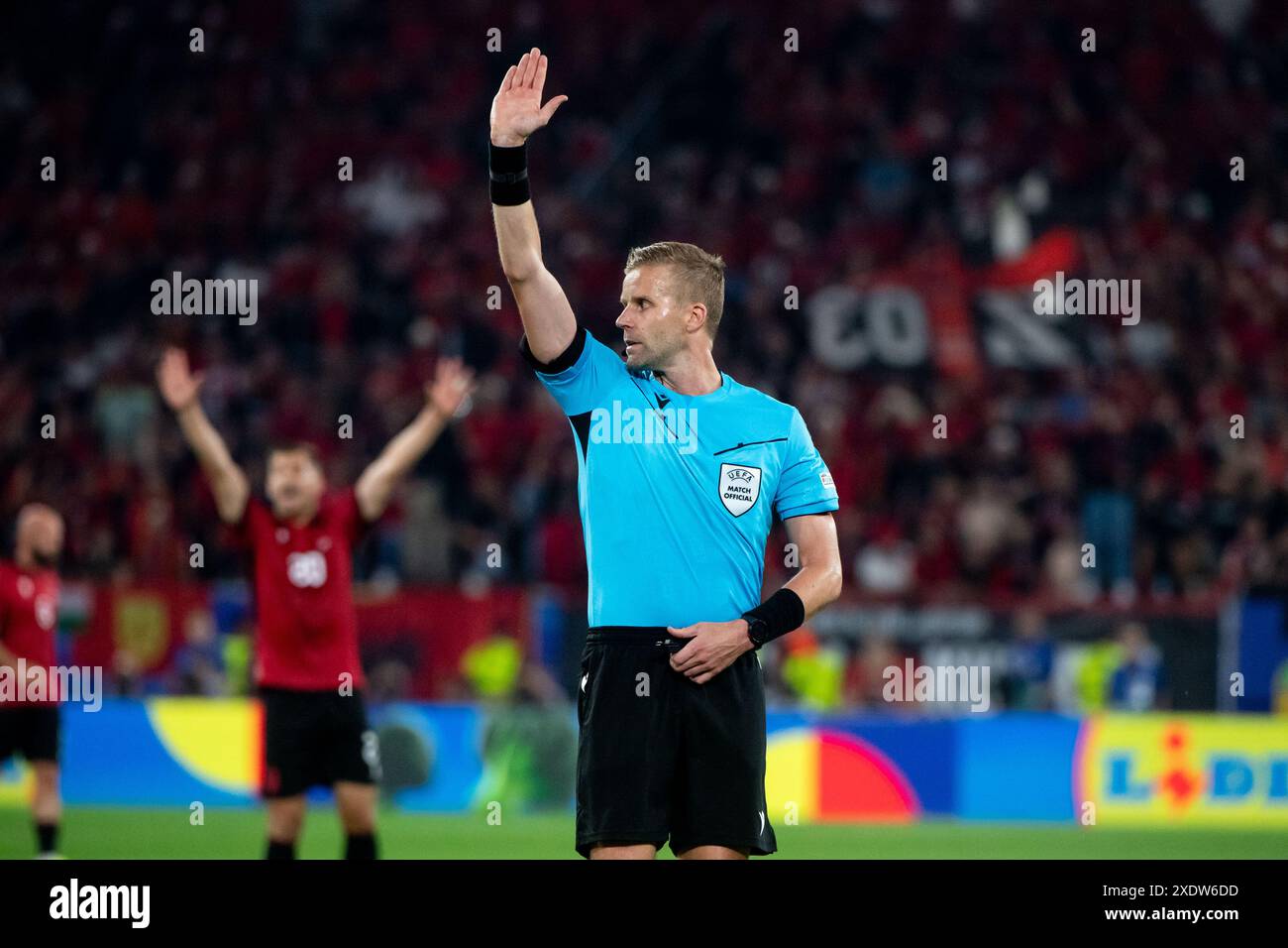 Schiedsrichter Glenn Nyberg (Schweden), GER, Albania (ALB) vs Spain ...