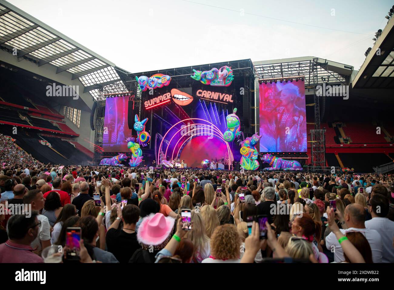 Pink anfield hi-res stock photography and images - Alamy