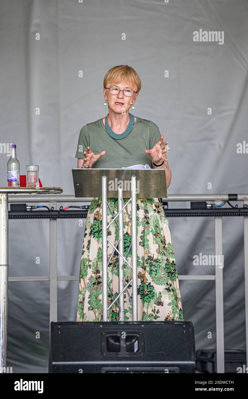 BROADCHALKE, WILTSHIRE, UK, 24th June, 2024, Wendy Moore speaking at ...