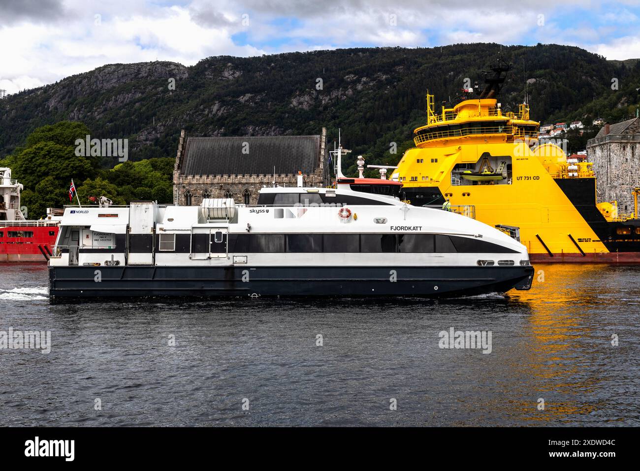 High speed passenger catamaran Fjordkatt arriving m the port of Bergen ...