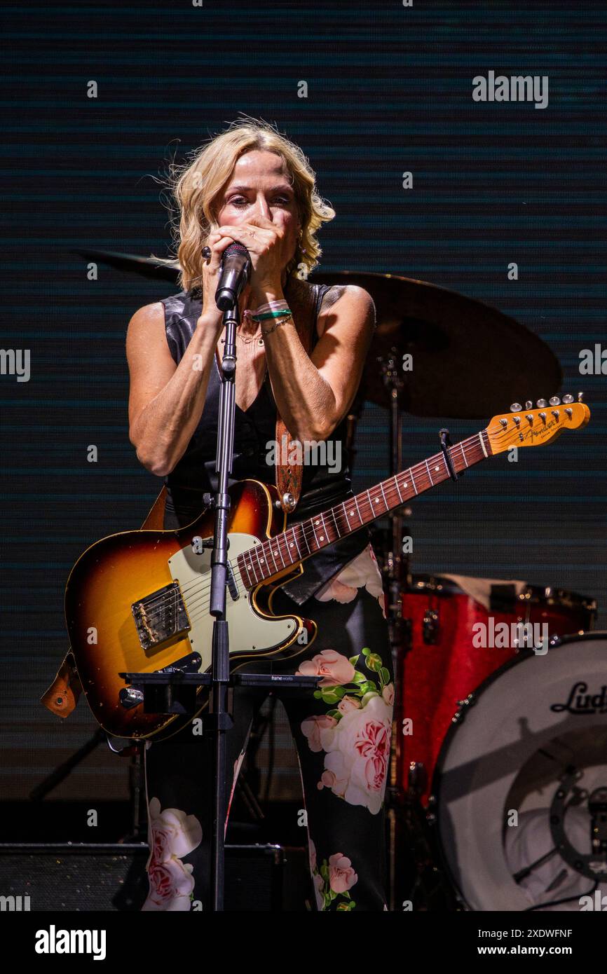 Sheryl crow on hi-res stock photography and images - Alamy