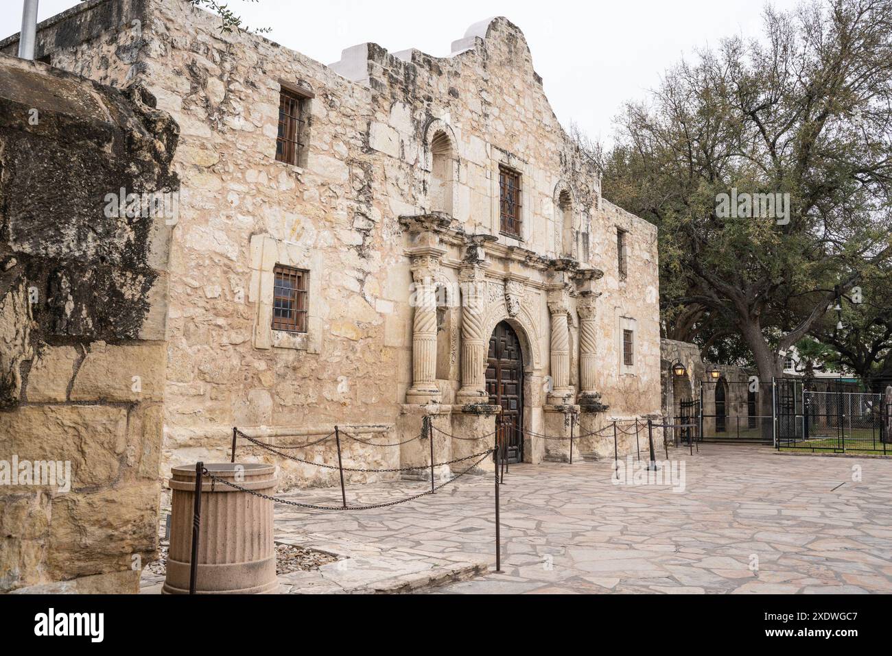 Exterior view of historic Alamo in San Antonio Texas Stock Photo - Alamy