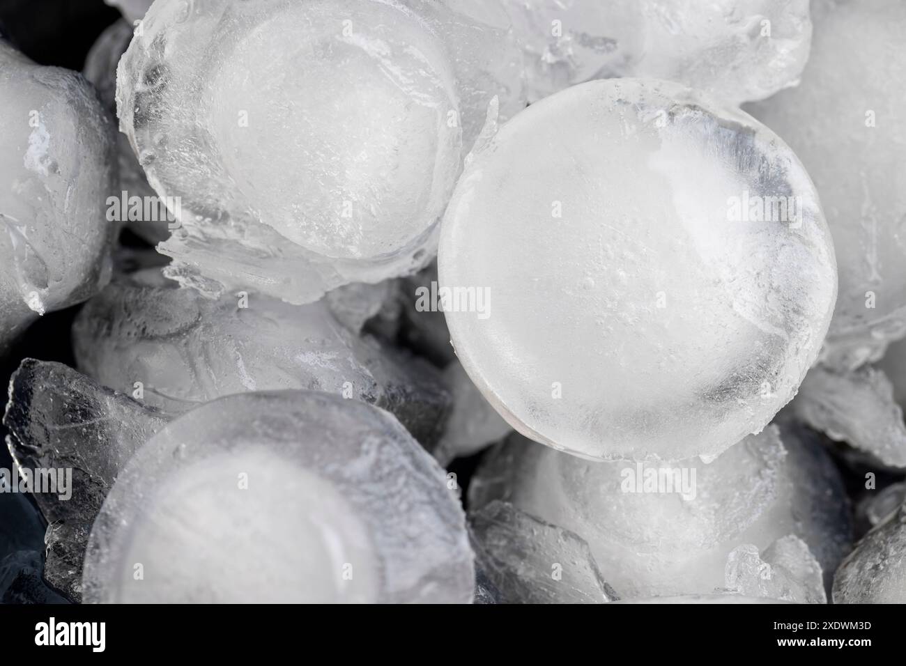 Many frozen ice cubes hi-res stock photography and images - Alamy