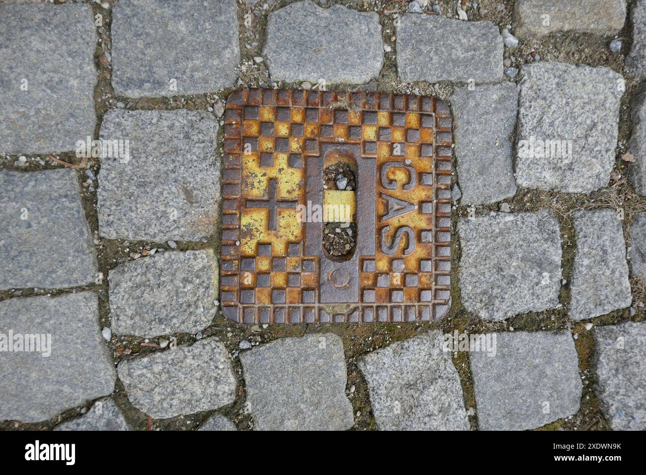 Gas manhole cover hi-res stock photography and images - Alamy