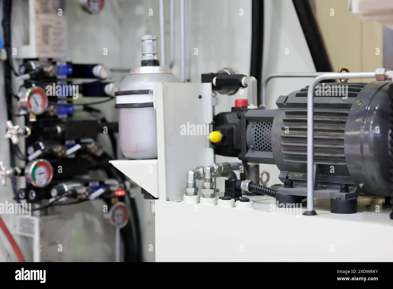 Air receiver power plant hi-res stock photography and images - Alamy