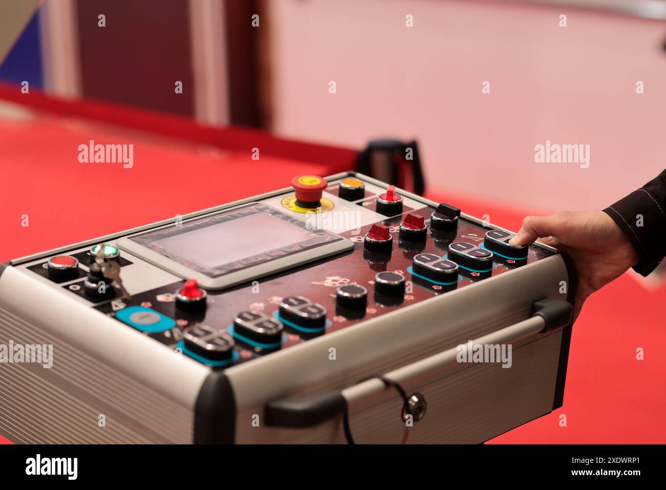 Sheet metal bending machine hi-res stock photography and images - Alamy